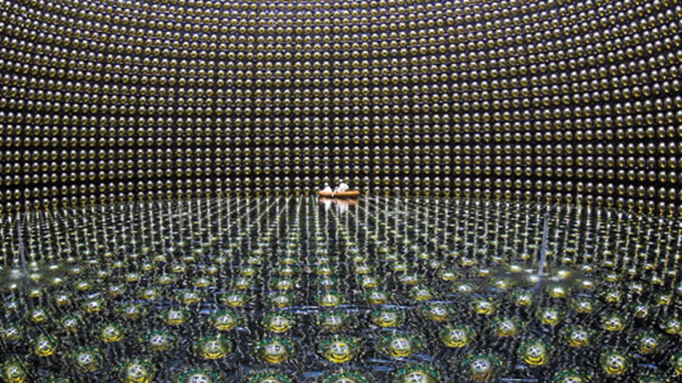 The Physics of Bubbles, Why These Fragile Spheres Hold Complex Secrets"